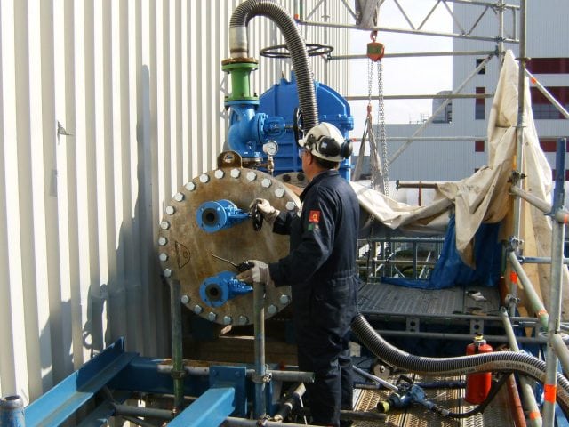 Pipe pigging - Environmentally friendly and effective - Vecom Group